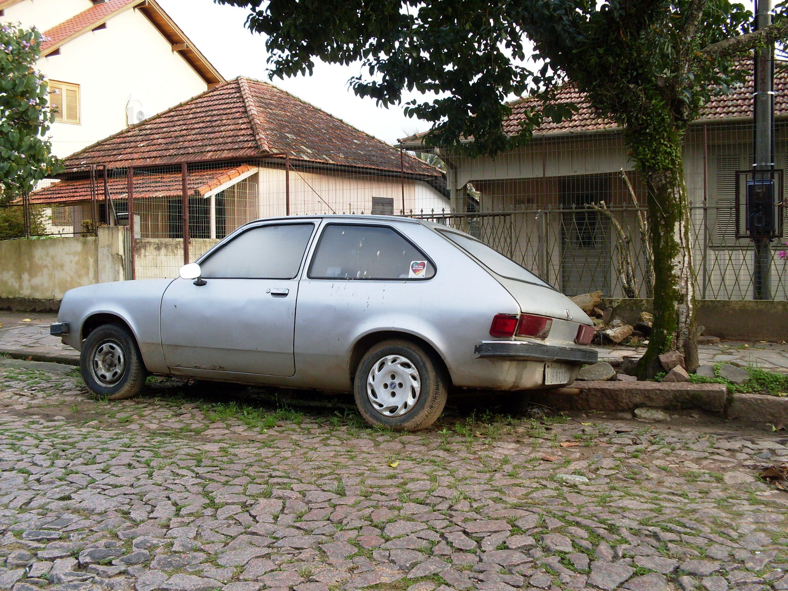 Chevrolet Chevette -- Carros Inúteis