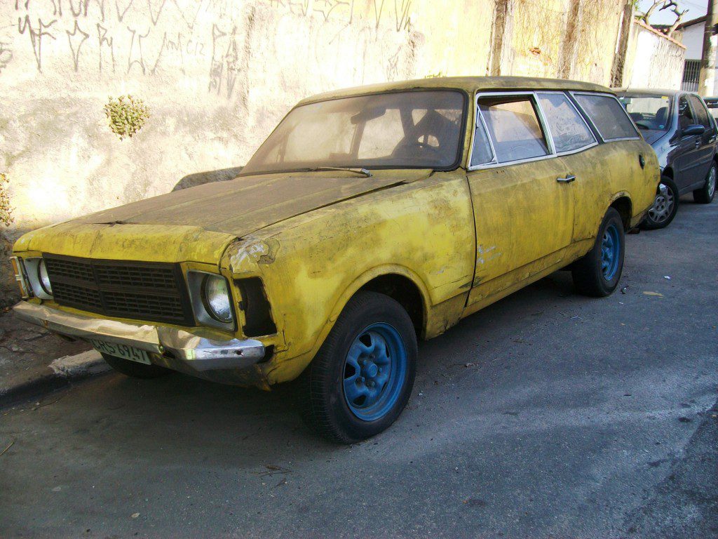 Chevrolet Caravan -- Carros Inúteis