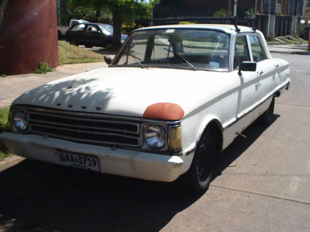 Ford Falcon – Carros Inúteis