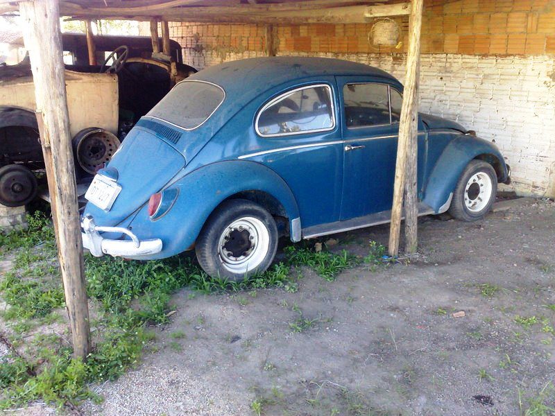 Volkswagen Fusca -- Carros Inúteis