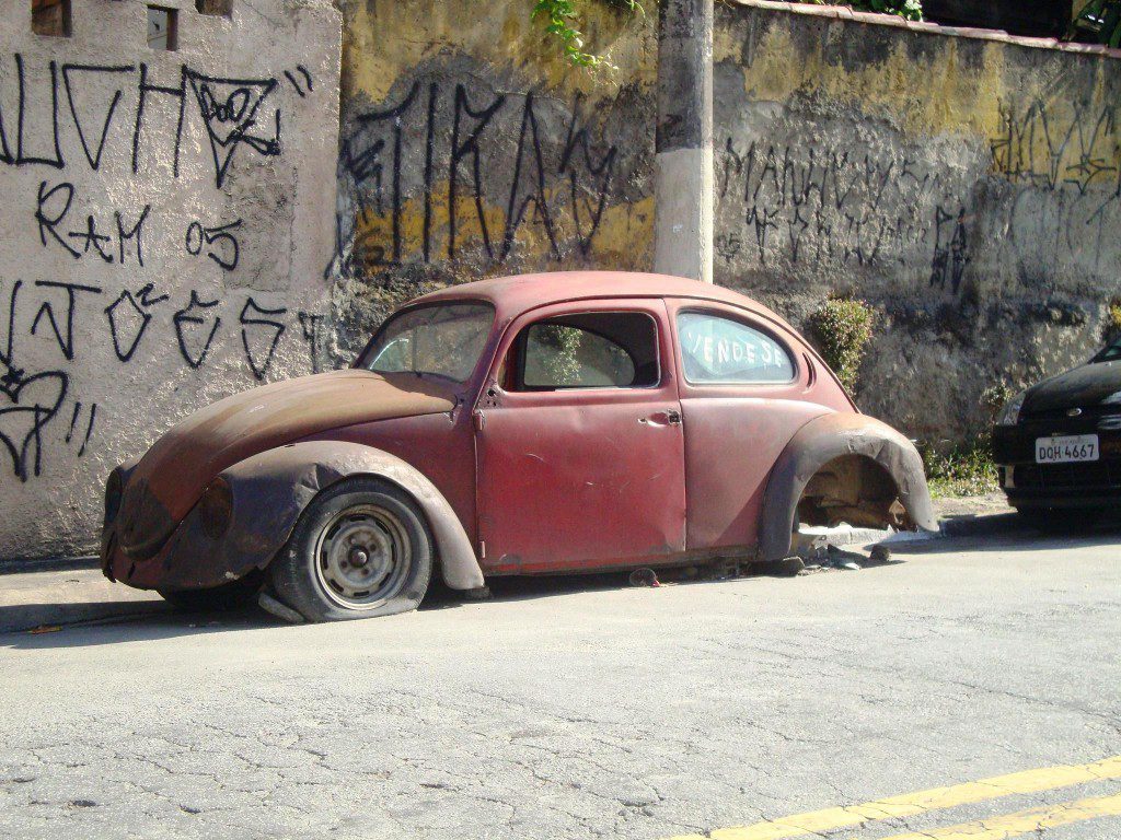Volkswagen Fusca -- Carros Inúteis