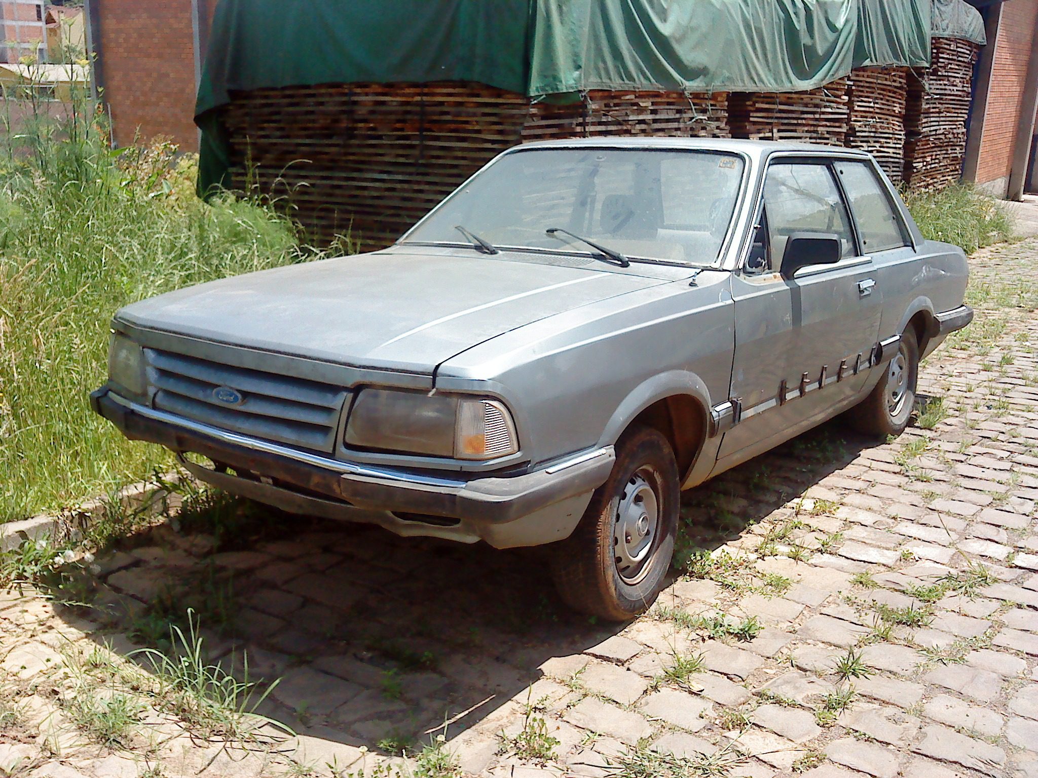 Ford Del Rey -- Carros Inúteis