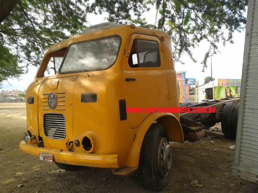 Caminhão FNM, Juca, São Caitano-PE -- Carros Inúteis
